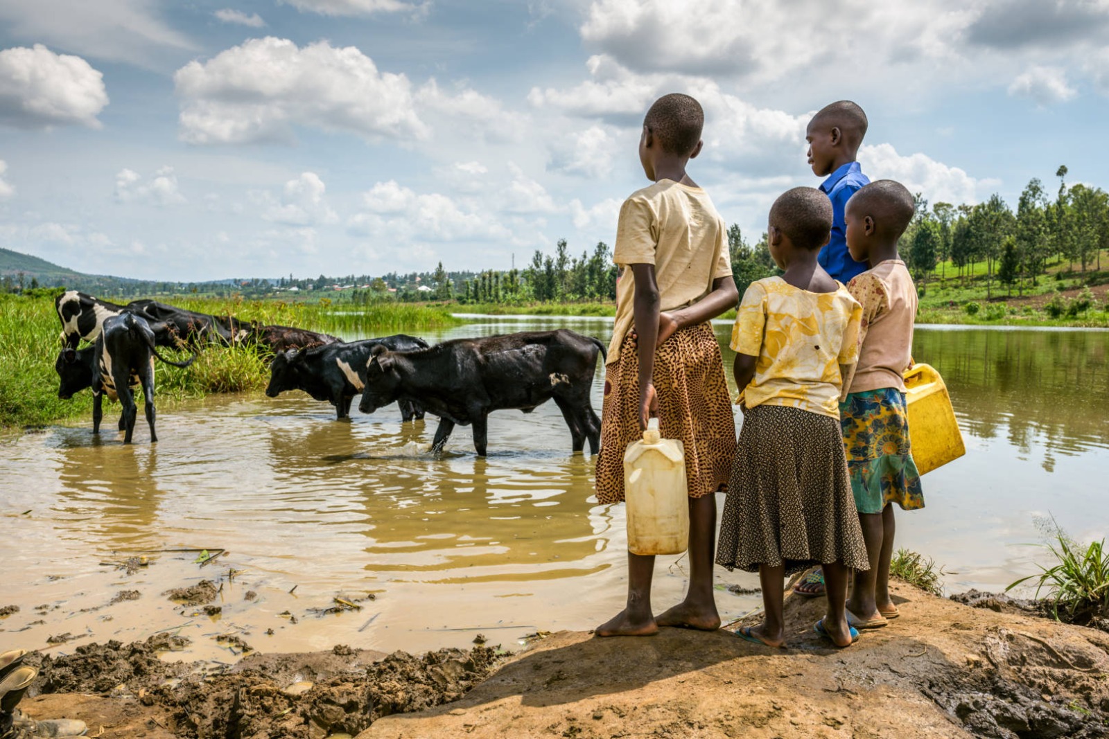 BRINGING CLEAN WATER TO RWANDAN COMMUNITIES | Carbon Neutral Shipping